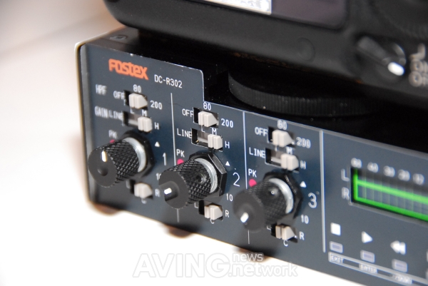 [NAB Show 2011] Fostex, DLSR카메라용 3채널 오디오 믹서 'DC-R302' 선보여