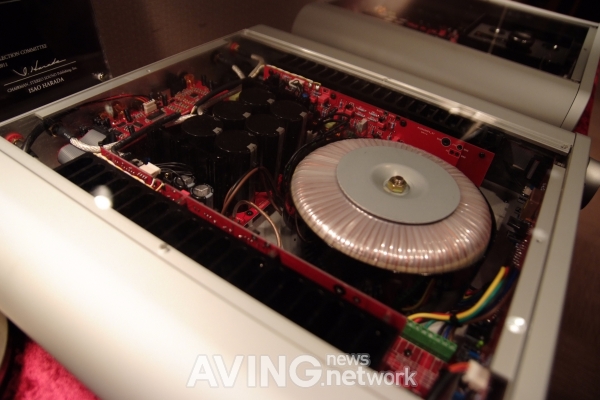 에이프릴 뮤직, 라이브 연주회장 공간감 그대로~ 'Stello Ai500'