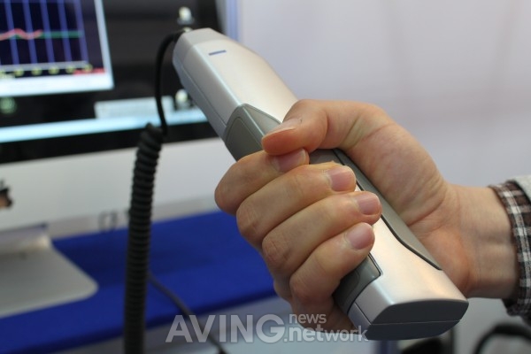 [WIS 2011] 미디어인터랙티브, TV로 자전거 운전하는 게임 '실버그립' 선보여