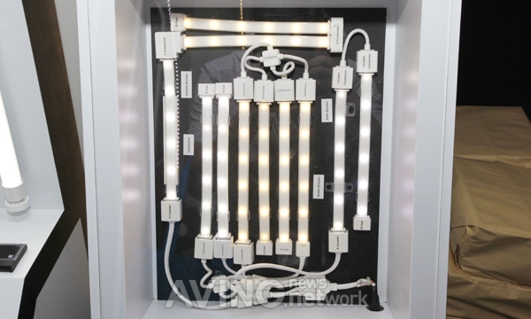 [CEEA 2011] OPTILED, 휘어지는 LED 조명 'CabLED' 전시