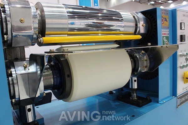 [KORTEX 2011 현장] 동원롤, 독자적인 기술 통해 내구성과 정밀도 살린 'TEXTILE CALENDERS'