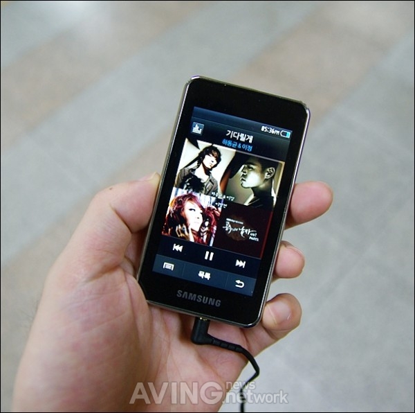 이젠 음악도 HD시대! 미니멀리즘 스타일의 삼성 옙 YP-R2