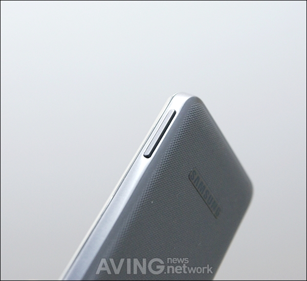 이젠 음악도 HD시대! 미니멀리즘 스타일의 삼성 옙 YP-R2