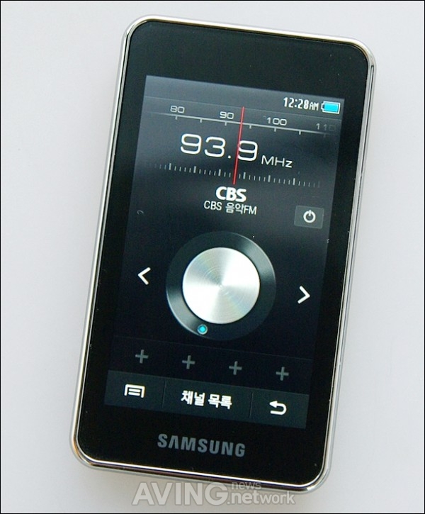 이젠 음악도 HD시대! 미니멀리즘 스타일의 삼성 옙 YP-R2