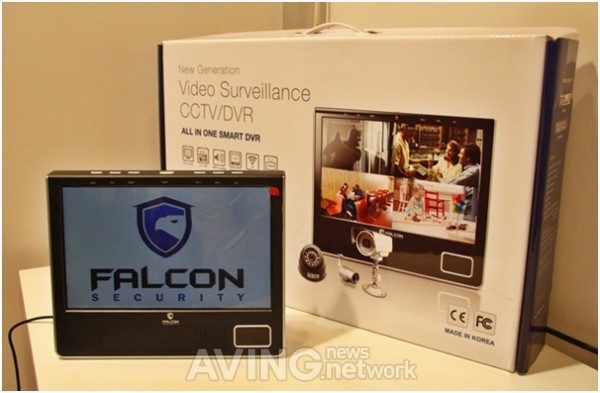 [CeBIT 2012 현장] 팔콘, 모니터 일체형 CCTV/DVR 세트 'F1020' 전시
