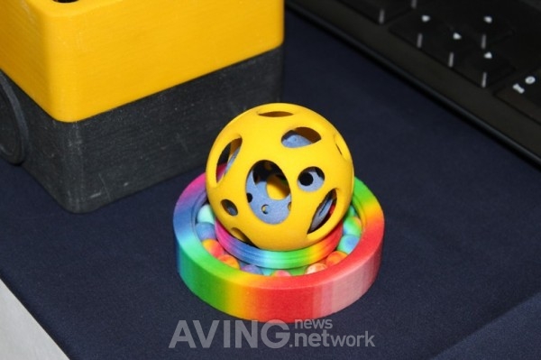 [2012 기술홍보전] 높은 정밀도 자랑하는 고해상도 3D프린터 Projet HD 3000 plus