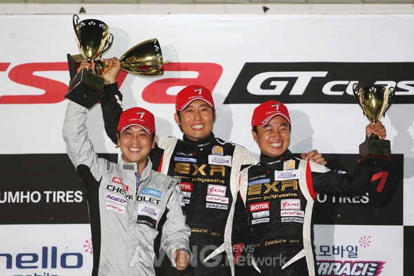 EXR 팀 106, 정연일 선수 쉐보레 레이싱팀 제치고 첫 우승 차지!