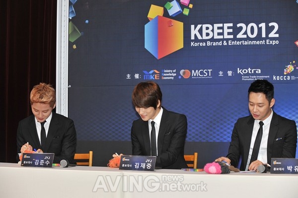 최정상 한류스타 JYJ, 한일교류종합전 'KBEE 2012' 공식 홍보대사 위촉식 개최