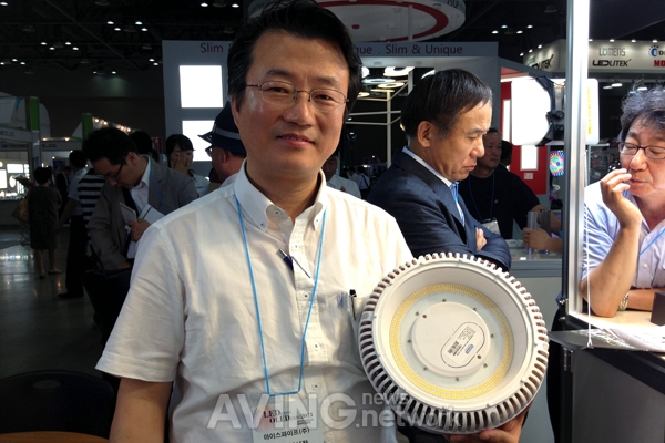 [LED EXPO 영상] 소켓용 고출력 LED공장등 'CR2000'