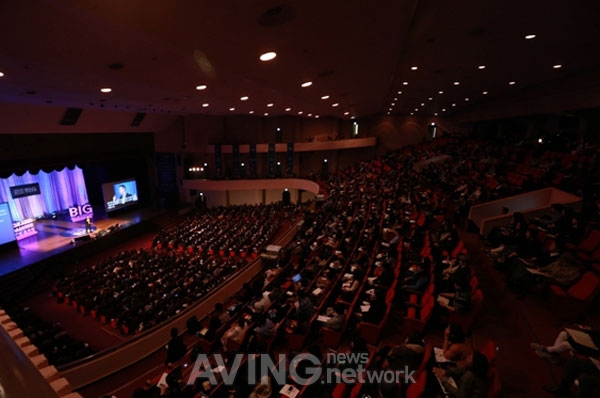 'GRAND MASTER CLASS: BIG QUESTION' 11명의 석학들과 성황리에 마쳐