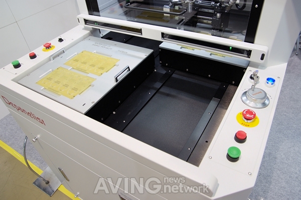 [EMK 2015] 엠에스테크놀러지, PCB 디패널링 라우터 nDPL-T 시스템 선보여