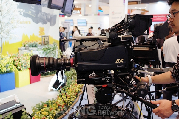 [KOBA 2015] 동화AV, Ikegami 유니캠 HD 카메라 시리즈 공개