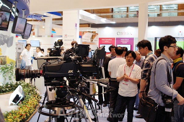 [KOBA 2015] 동화AV, Ikegami 유니캠 HD 카메라 시리즈 공개