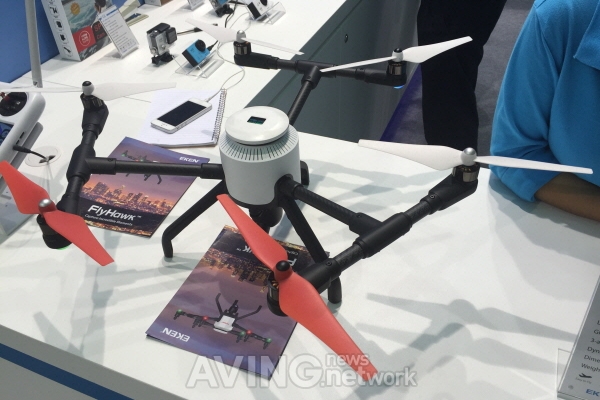 [컴퓨텍스 2015] EKEN, 취미용 드론 FlyHawk 선보여