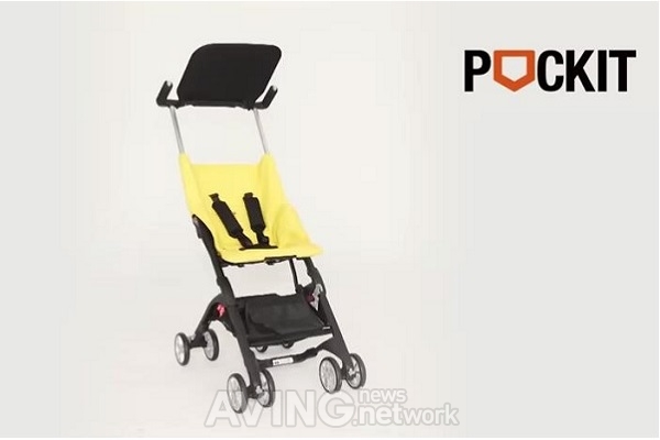 노트북 크기로 접히는 콤팩트 유모차 동영상 화제