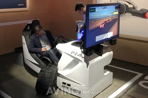 [CES 2017] 소니(SONY), 플레이스테이션 VR (Play Station VR) 선보여