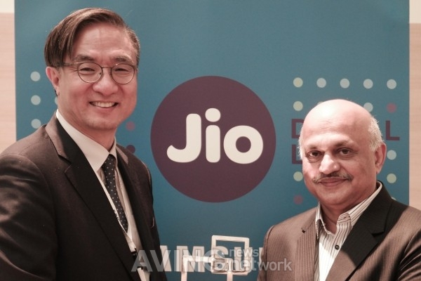 [MWC 2017] 삼성전자, 인도 4G LTE 통신사업자 지오와 MWC 2017 '이머징 시장 최고 모바일 혁신상' 수상