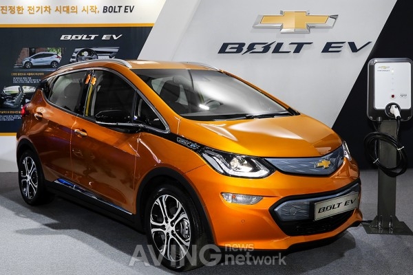 쉐보레, 383km 주행 가능한 전기차 '볼트 EV' 계약 실시