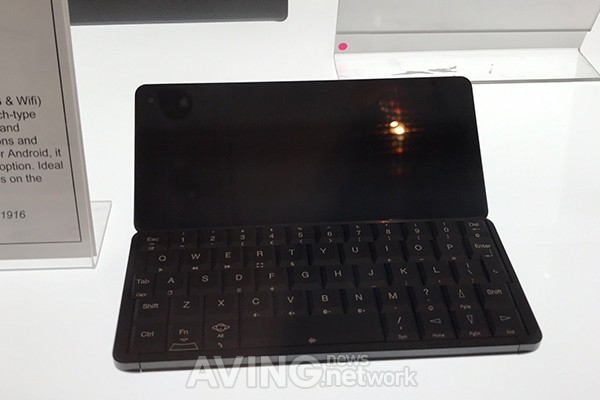 [CES 2018] Planet computers, 휴대성 뛰어난 통합형 키보드 모바일 장치 'Gemini PDA' 선봬