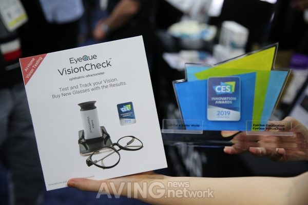 [CES 2019] EyeQue, 혼자서도 가능한 시력 검사 기기"EyeQue VisionCheck"선봬