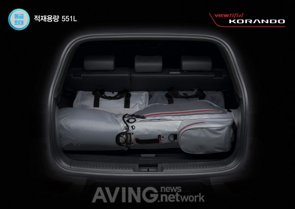 쌍용차, 골프백 4개 수납 가능한 '신형 코란도' 적재공간 공개!