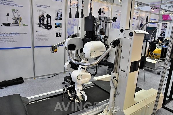 [KIMES Busan 2020] ㈜피앤에스미캐닉스, 세계 최초․유일 족 관절 구동한 WALKBOT®G를 선보여