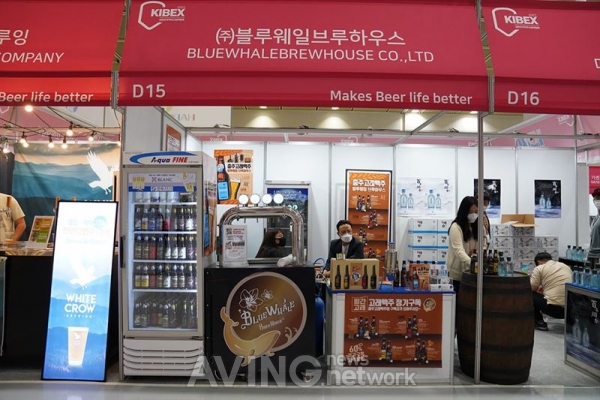 [KIBEX 2021] (현장포토) 1일차 - 점점 늘어나는 관람객 맞이에 바빠진 손길들