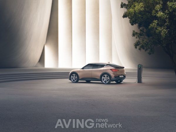 제네시스 브랜드 첫 번째 전용 전기차 'GV60' 공개… 1회 충전 시 451km, 최첨단 편의 사양 대거 적용!