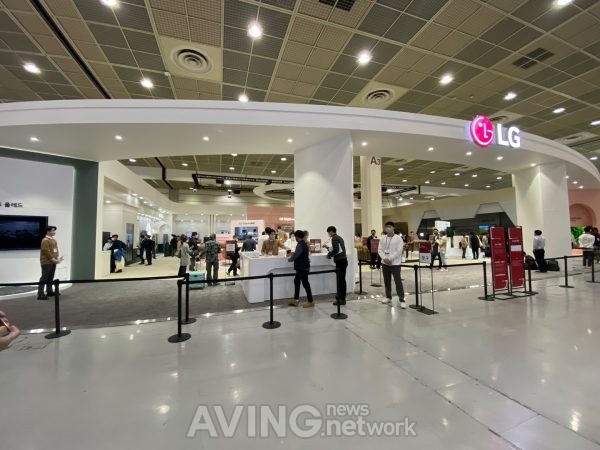 LG전자, 'KES 2021'서 88형 시그니처 OLED부터 식물생활가전까지… 다양한 라이프스타일 제품 선보여!