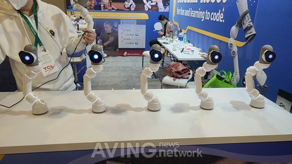 키이테크, CES 2022서 지능형 코딩 로봇 '클릭봇(Clicbot)' 선보여