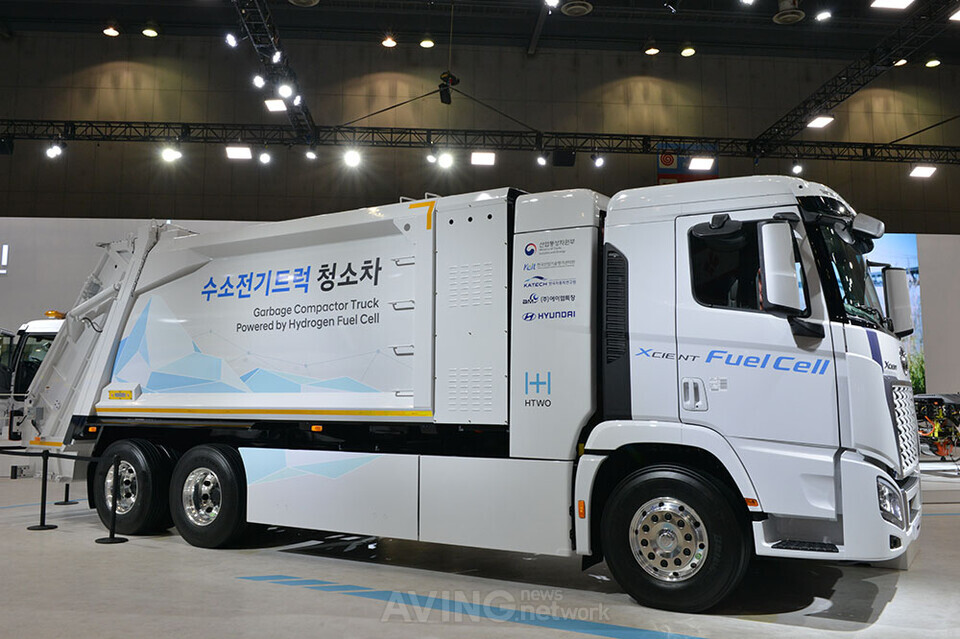 현대자동차, ‘H2 MEET 2022’서 엑시언트 수소전기트럭 기반으로 한 청소차 & 살수차 최초 공개!