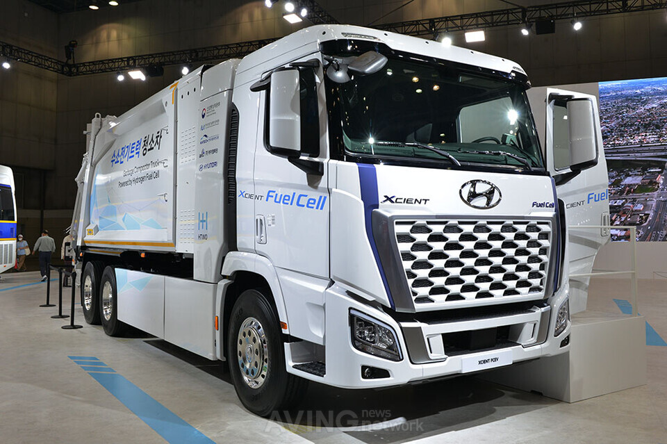 현대자동차, ‘H2 MEET 2022’서 엑시언트 수소전기트럭 기반으로 한 청소차 & 살수차 최초 공개!