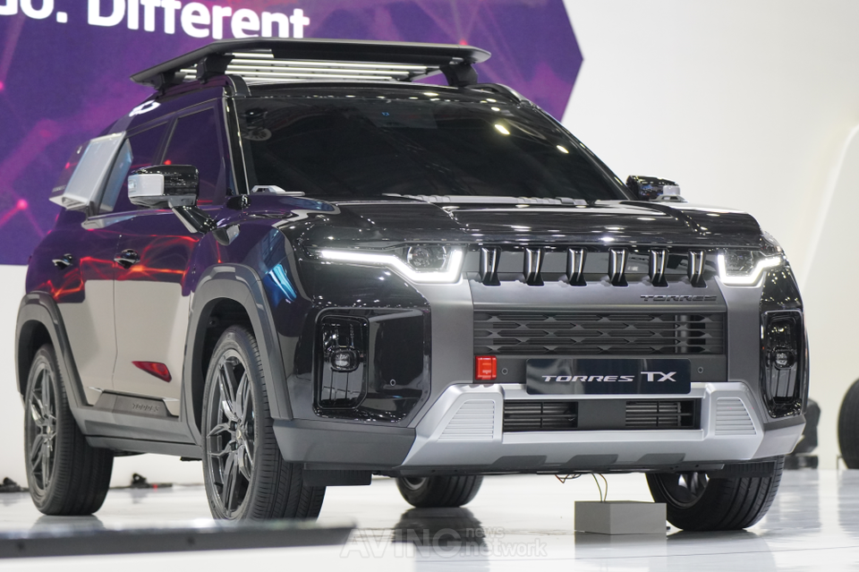 KG모빌리티, 2023 서울모빌리티쇼서 새로운 사명 선포하며 ‘토레스 EVX’ 공개... 국내 유일무이 중형급 정통 전기 SUV!