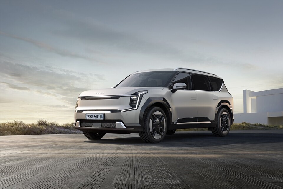 기아, 1회 충전 최대거리 500km 돌파한 ‘The Kia EV9’ 사전 계약 실시... 혜택은?
