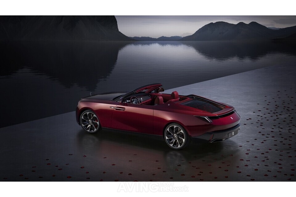 롤스로이스모터카, 전 세계 단 4대 맞춤제작 ‘라 로즈 누아르 드롭테일’ 공개