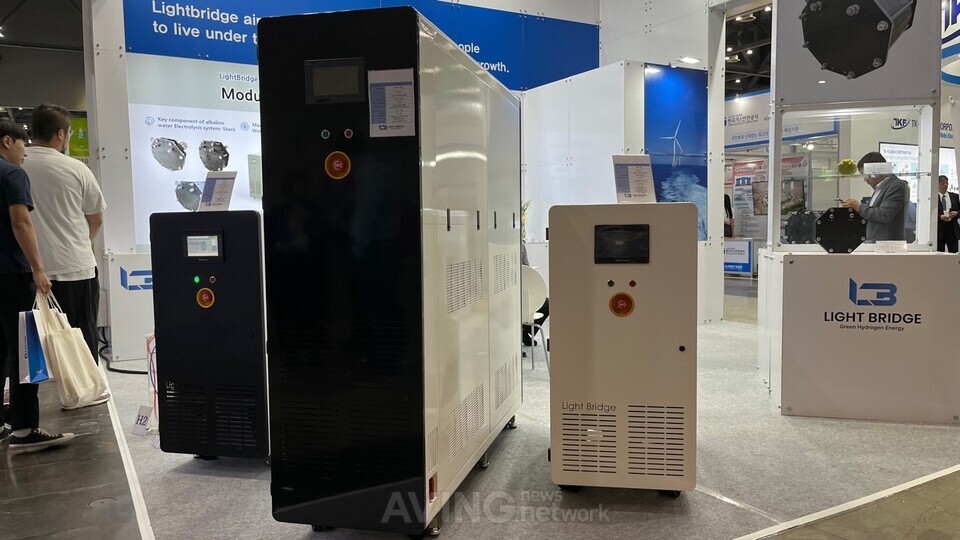 라이트브릿지, H2 MEET 2023서 ‘고효율 모듈형 전기분해장치 LBEX 시리즈’ 소개해… "유럽진출 교두보 확보!”