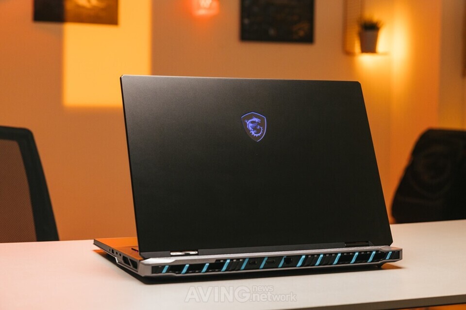 MSI, CES 2024 2개 부문 혁신상 수상한 '타이탄 18' 플래그십 게이밍 노트북 예약 판매... “18인치 대화면 ...