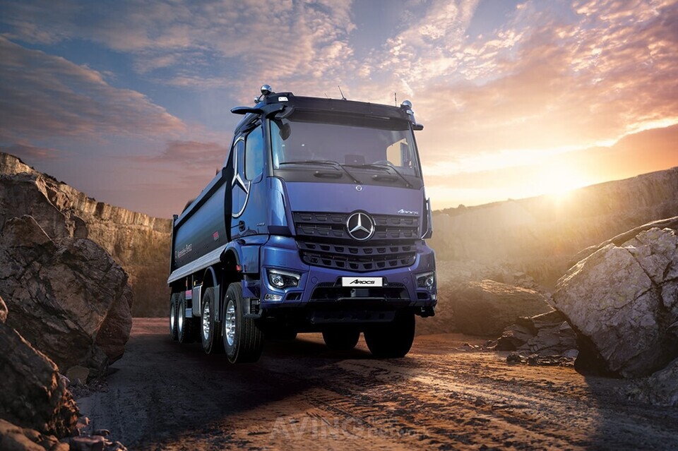 다임러 트럭 코리아, 530마력 ‘메르세데스-벤츠 아록스 덤프 4453K 8x4’ 출시… “본질에 충실한 덤프”