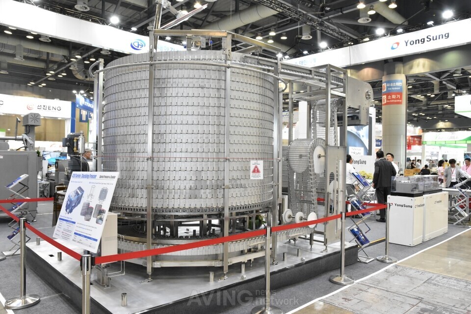 용성, 서울푸드 2024서 ‘스파이럴 프리져 & 쿨러’ 소개해... “설치면적 작고 입출구 방향의 선택 가능!”