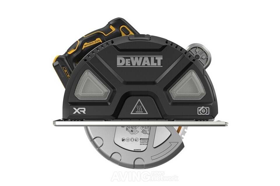 디월트, ‘작업성·정밀도’ 동시 강화한 20V MAX 무선 메탈 커터 출시... “탈부착형 칩 수집기로 금속 분진 효율적으로 수거”