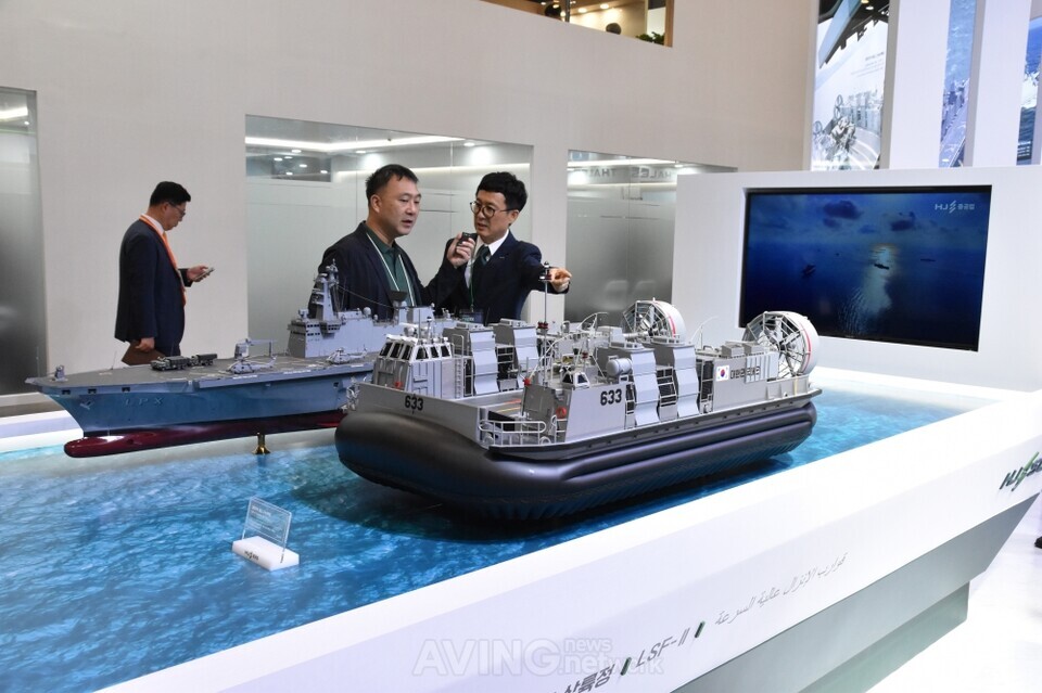 HJ중공업, MADEX 2025서 고속상륙정 ‘LSF-II’ 공개... “해상과 육지 재빠르게 오가며 전차와 병력의 상륙작전 지원”