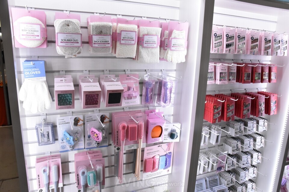 미성메탈, 2025 인터참코리아서 ‘메이크업 브러시 시리즈’ 전시해... “베이스의 두께감 섬세하게 조절”