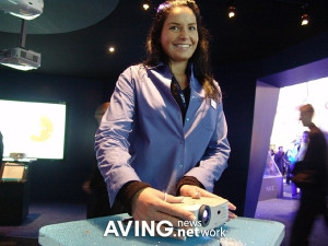 무게 1Kg짜리 DLP프로젝터 ‘LT20’ - CeBIT 2006 NEC 프로젝터 소개 (5)