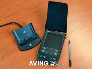 Palm의 첫번째 컬러 PDA, 'Palm IIIc'