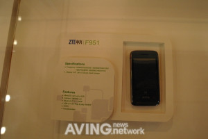 ZTE가 선보인 휴대폰 'F951'