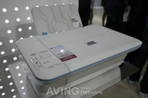 [WIS 2011] LG전자, 화이트 컬러의 세련된 잉크젯 복합기 'LIP2210' 전시