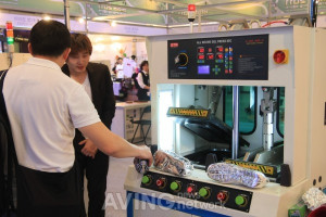 [BISS 2011 현장] GTM코리아, 젤(Gel) 방식의 신발압착기 전시