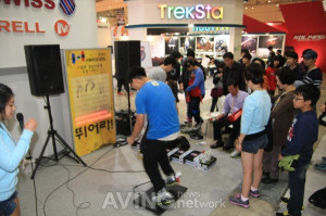 [BISS 2011 현장] 화승 부스, 스텝퍼 게임으로 즐거움 선사