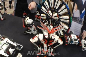 [CES 2013 영상] 레고, 교육용 로봇제작 플랫폼 '마인드스톰 EV3'