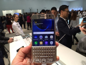 [MWC 2016] 갤럭시S7과 S7 엣지 전용 액세서리 '쿼티키보드 케이스' 공개